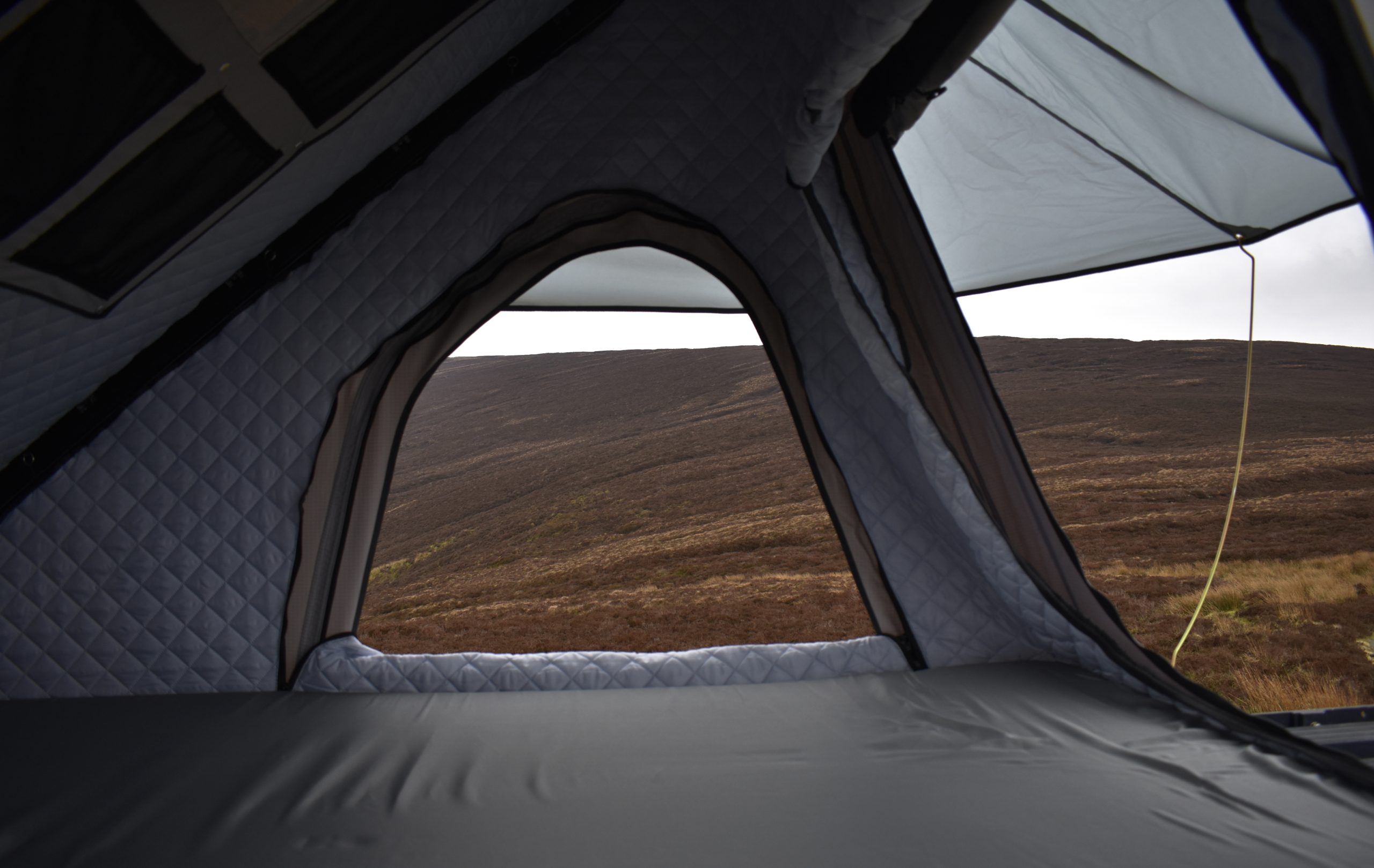 Aran - Hard Shell Roof Tent - 3 Person - Wide Berth Roof Top Tent ...