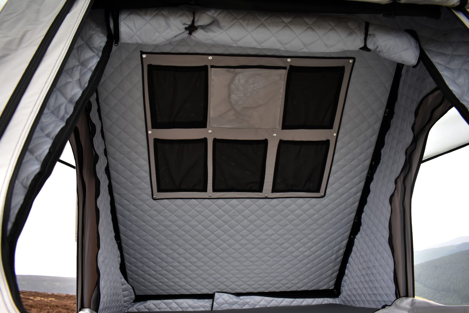 Aran - Hard Shell Roof Tent - 3 Person - Wide Berth Roof Top Tent ...